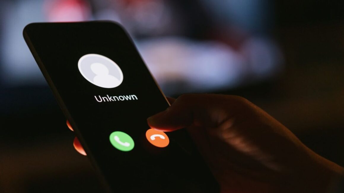 4 Best Apps For Phone Number Tracking In 2024 - Persona World